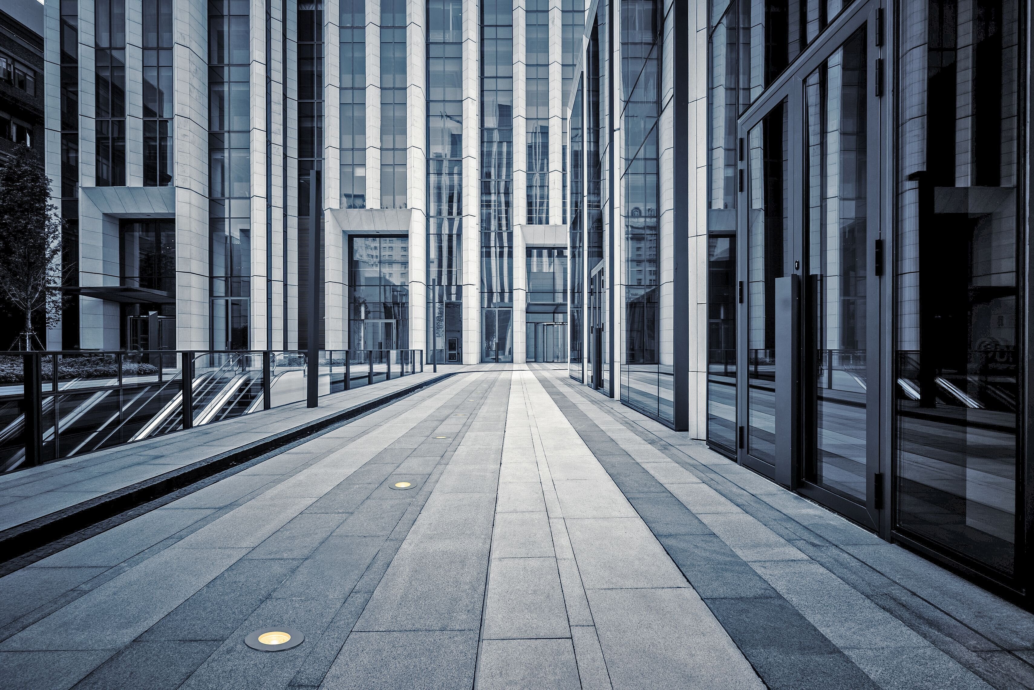 Transparent ceramics from CeramTec for recessed floor spotlights