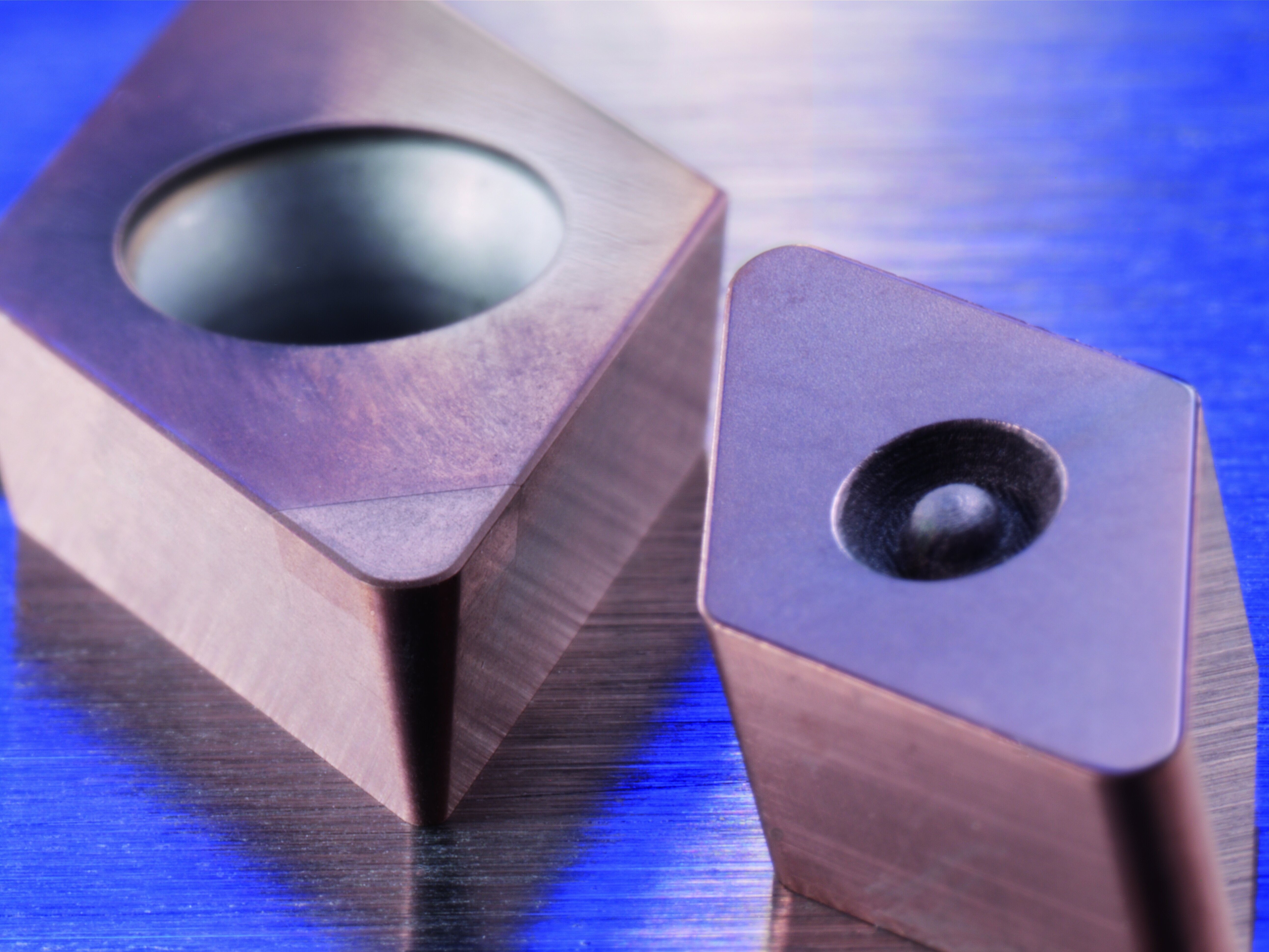 Configure now with CeramCreator: Solid inserts made of PcBN and ceramics